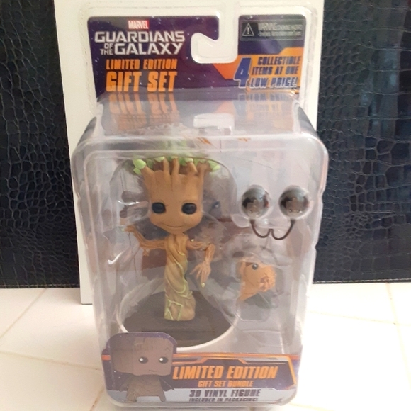 Marvel | Toys | Marvel Limited Edition Gift Set | Poshmark